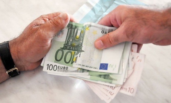 Измамен старец Дај ми 50 000 денари работам во МВР ќе ти завршам