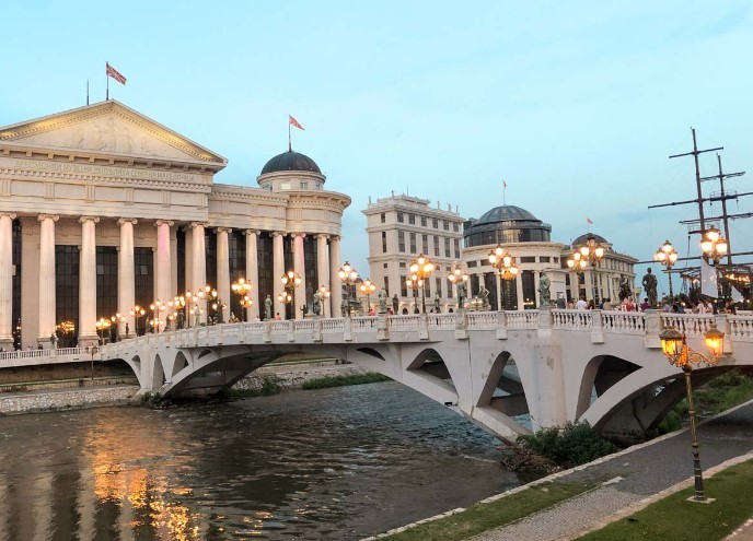 СКОПЈЕ РАЈ ЗА ДИГИТАЛНИ НОМАДИ: Македонскиот главен град се најде на ...