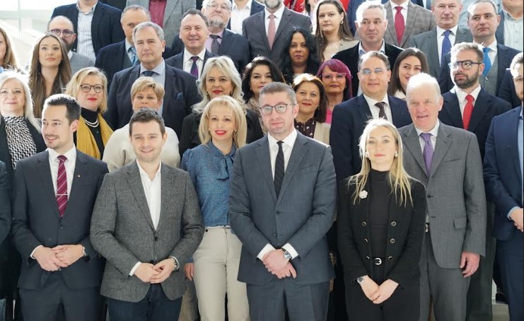 “Седум години сведочиме само на СКАНДАЛИ а на Македонија ѝ требаат луѓе ПРИМЕР ЗА СИТЕ“