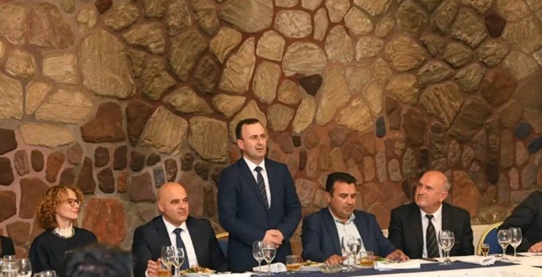 ЗАЕВ ДО БУЧКОВСКИ се појави и Шекеринска на настан за членство во НАТО