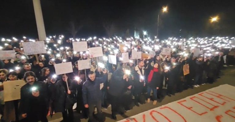 Протестот пред Кривичен суд ОСТАВКА И ПРАВДА ЗА ФРОСИНА