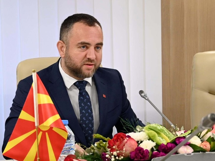 БЕЗРЕЗЕРВНА ПОДДРШКА за Тошковски, прв министер кој јавно проговори ...