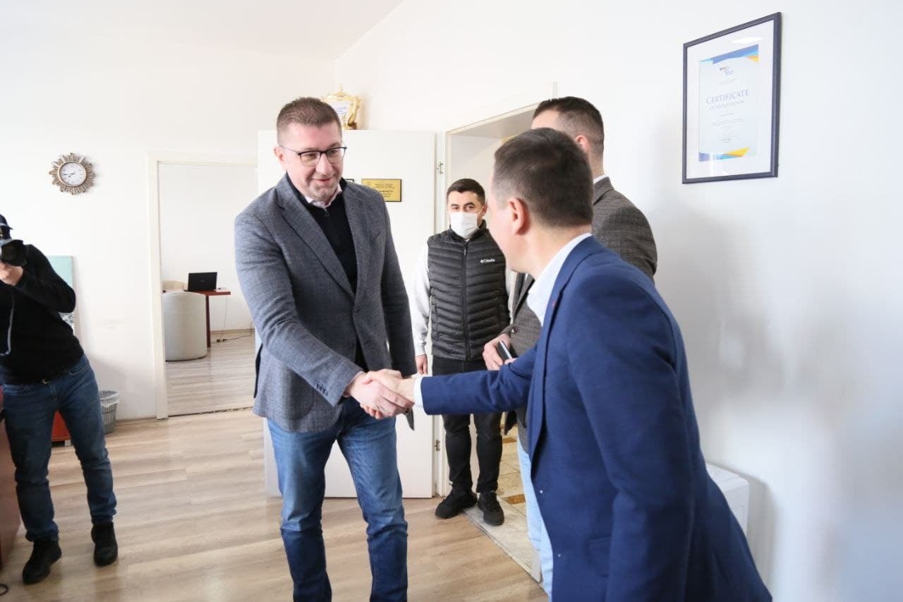 Касами Мицкоски сака во Владата да бидат претставници од сите заедници