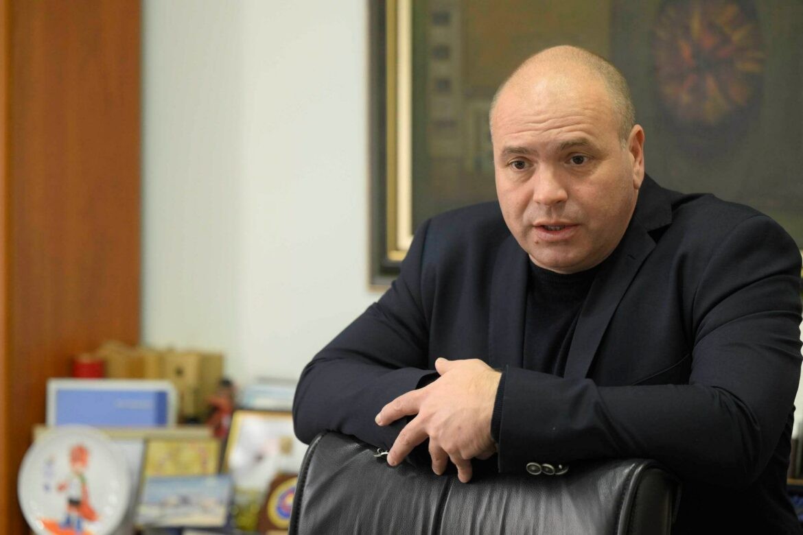 Максим: Кој од оваа власт кажал: Колку должиме, колку судски постапки ...