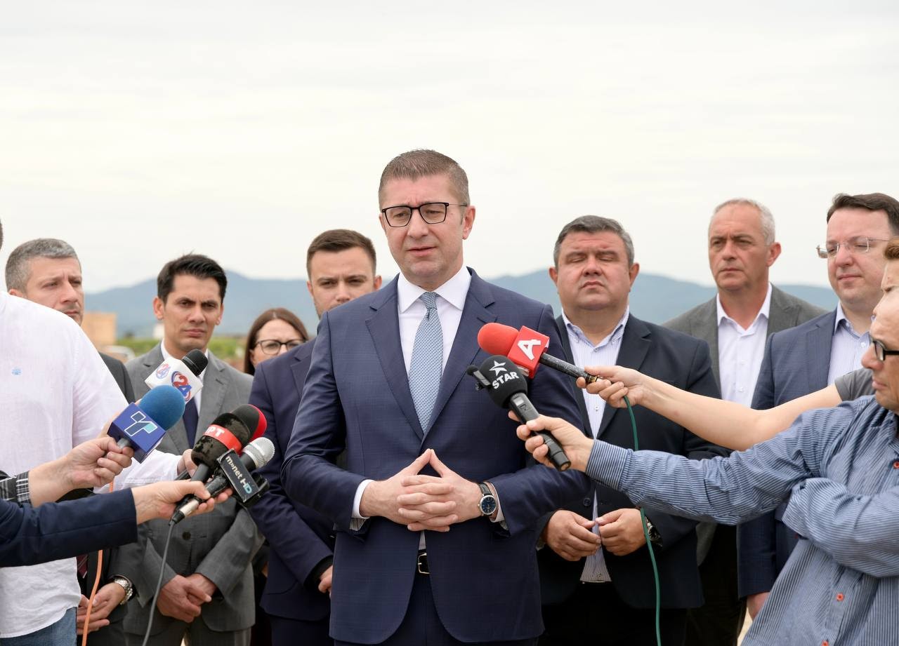 Мицкоски разговарал со Ердоган и им помогнал на пациентите од Кочани кои доживеале непријатности