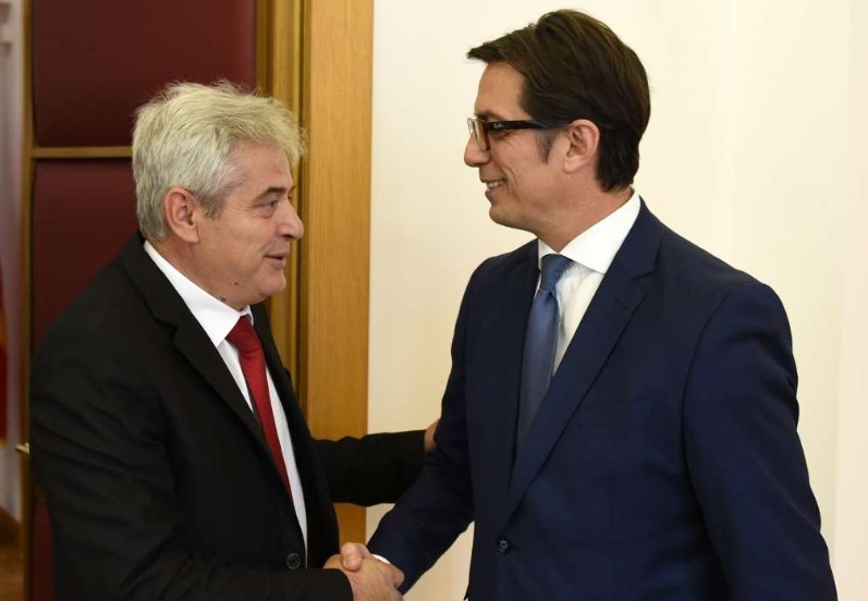 „Дали сте го слушнале Пендаровски ДА ГИ ОСУДИ ДУИ ИЛИ ЗА НЕГО СЕ ЧЕСНИ ПОЛИТИЧАРИ“