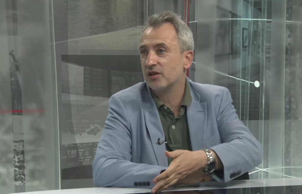 ЖИВ СРАМ МЕ ИЗЕДЕ како ниеден пратеник од СДСМ не зеде збор во Собрание Кој не сака да зборува