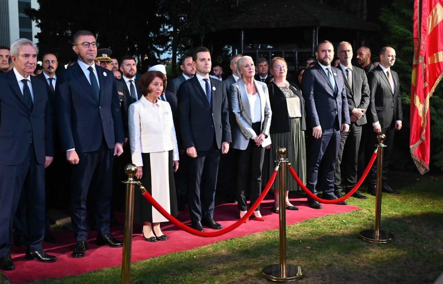 ТРИ ДЕЦЕНИИ ДИПЛОМАТСКИ ОДНОСИ ПОМЕЃУ МАКЕДОНИЈА И САД - Дознај на Време.