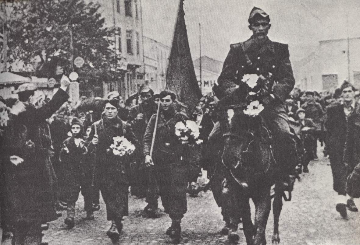 Скопје го слави 81-от роденден на слободата – градот се сеќава на ...